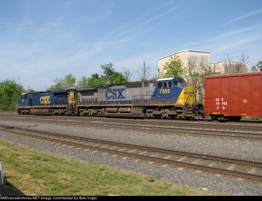 CSX 7352 and 7325